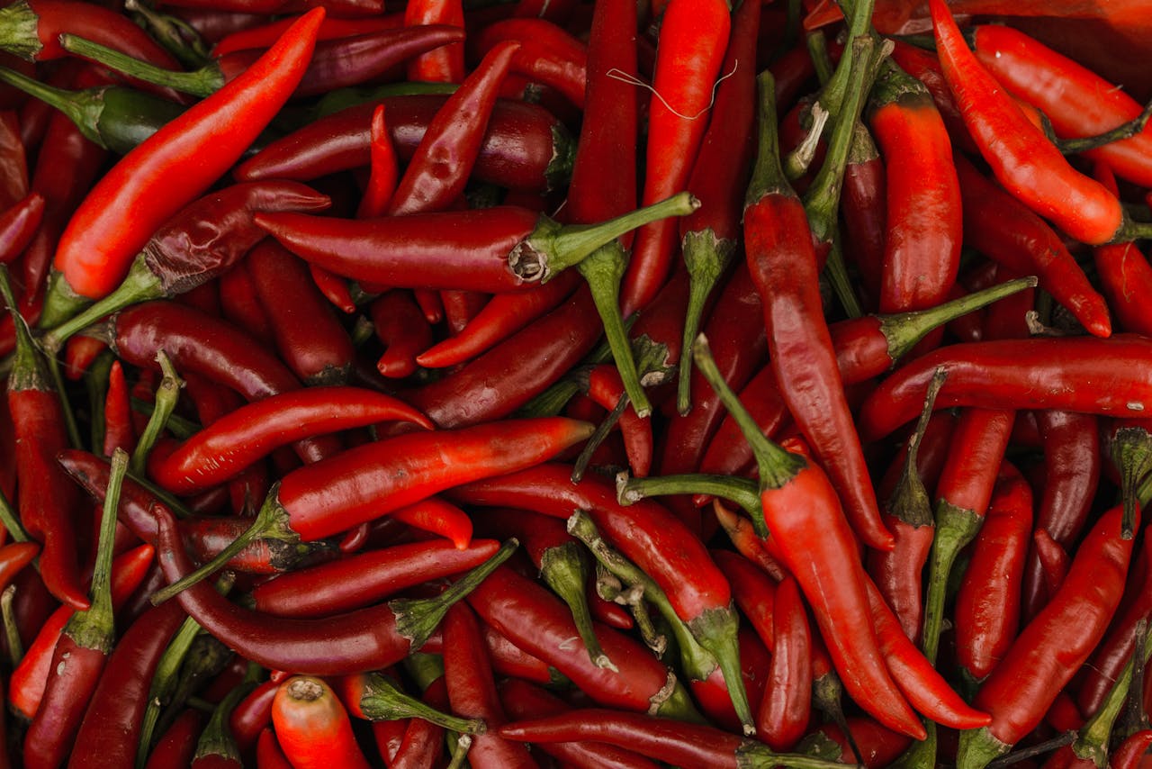 The Health Benefits of the amazing little capsicum - Cayenne Pepper ...